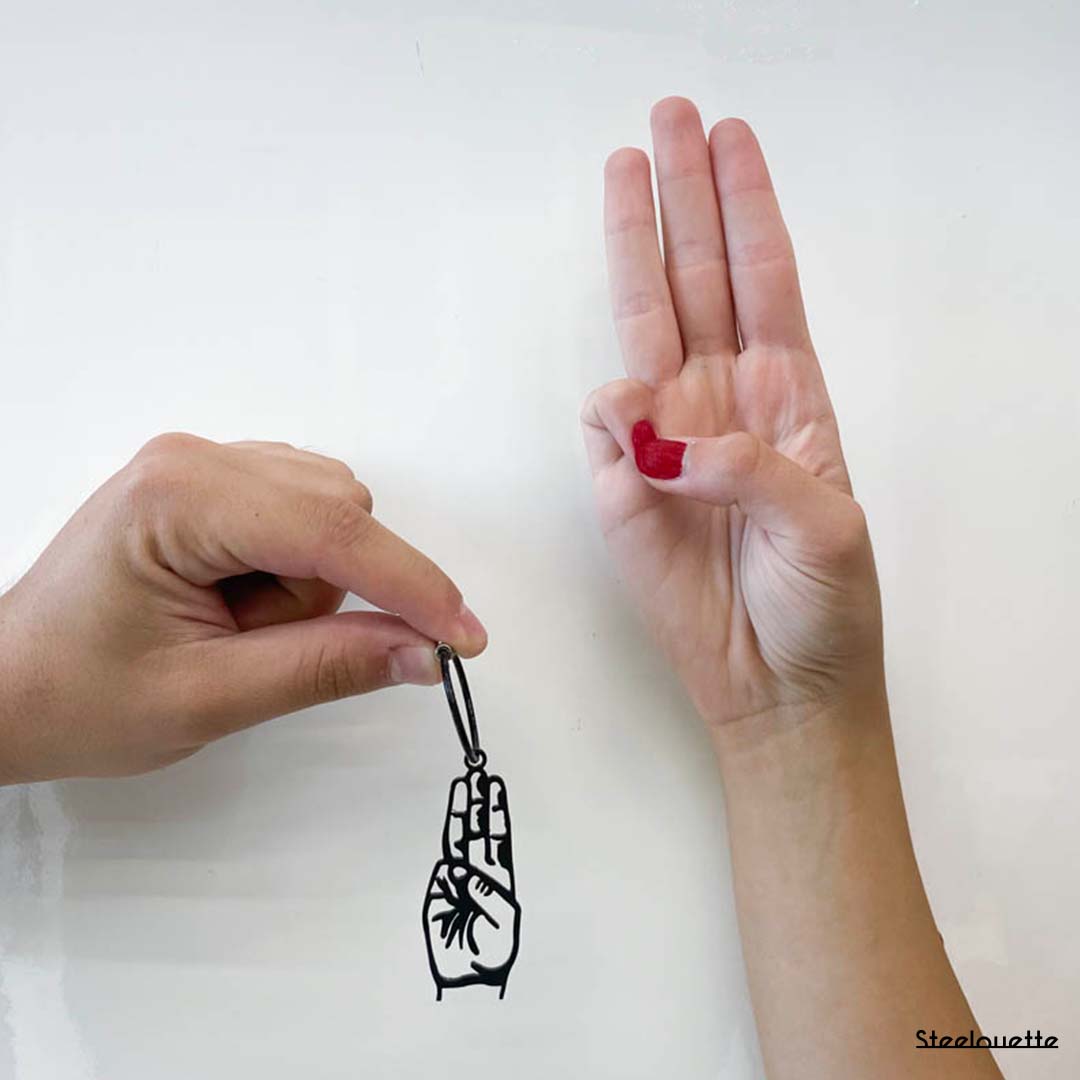 Salut Keychain – Steelouette